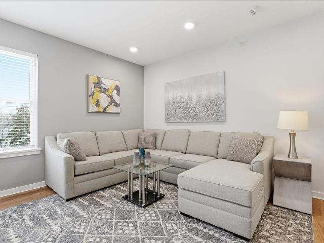 660 Bloomfield Ave # 405