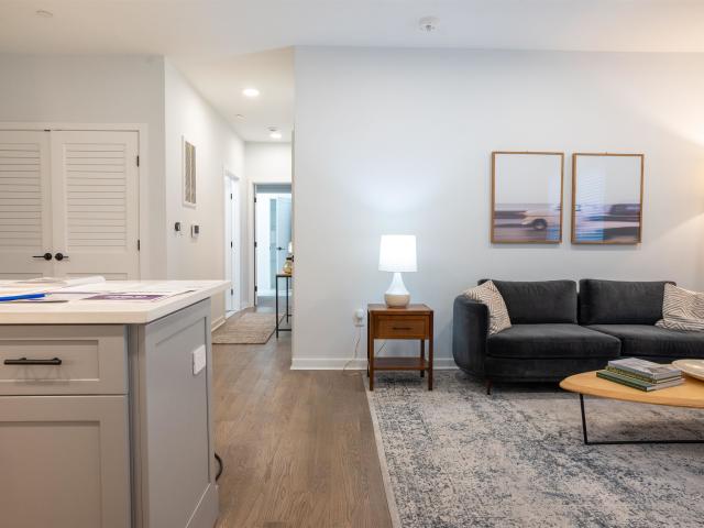660 Bloomfield Ave # 403