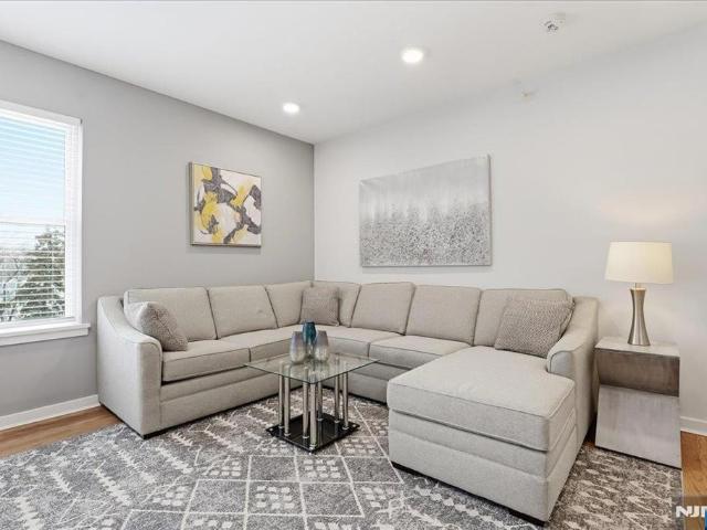 660 Bloomfield Avenue # 405