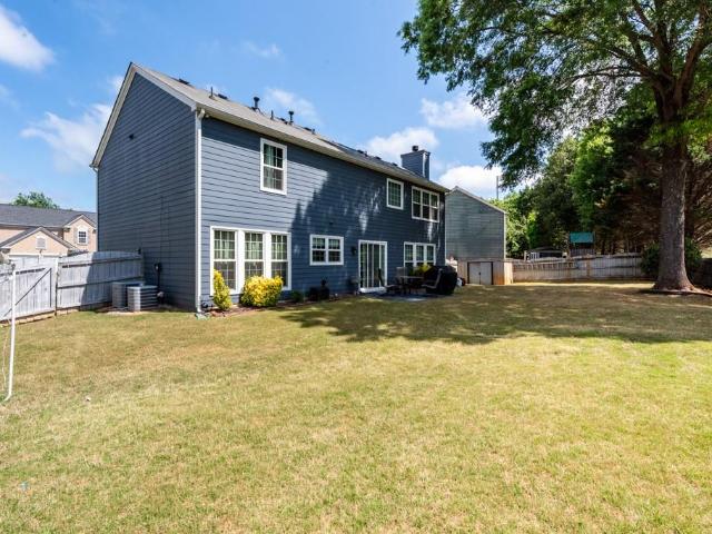 660 Glenbarrett Court NE