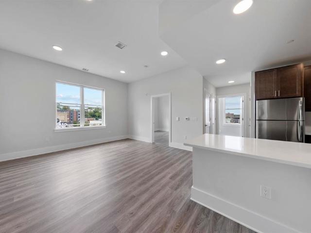 660 Grand St # 403