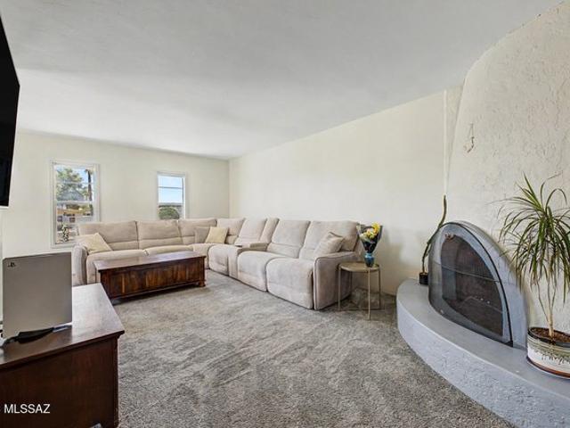 660 E River Rd Apt H, Tucson, AZ 85704