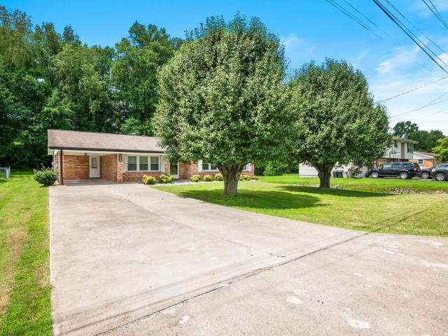660 Oaklawn Circle