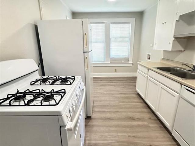 660 Ockley Drive # 8