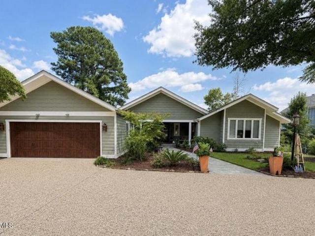 660 Lake Forest Dr SE, Pinehurst, NC 28374