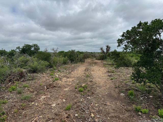 660 Legend Hls, Uvalde, TX 78801 | MLS #1697