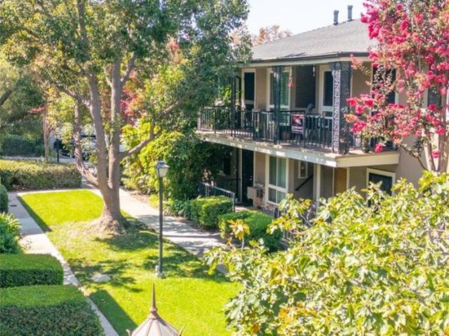 660 S Glassell St Apt 12, Orange, CA 92866
