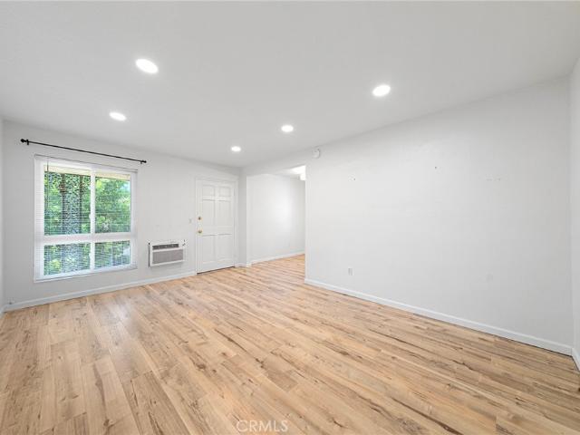 660 S Glassell Street 54