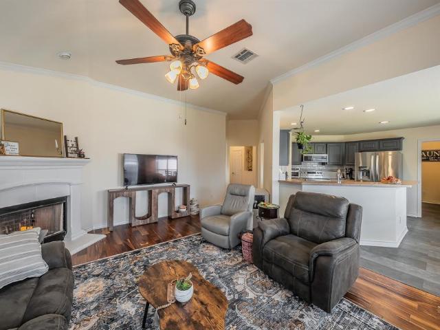 660 Rosario Ln, Fort Worth, TX 76052 | MLS #21209