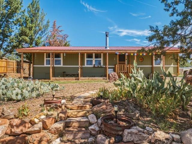 660 W Navajo Dr, Kanab, UT 84741