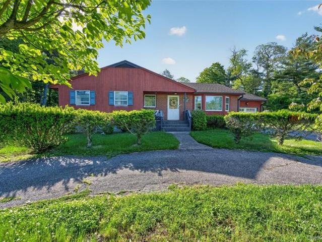 660 Washington Ave, Plainview, NY 11803
