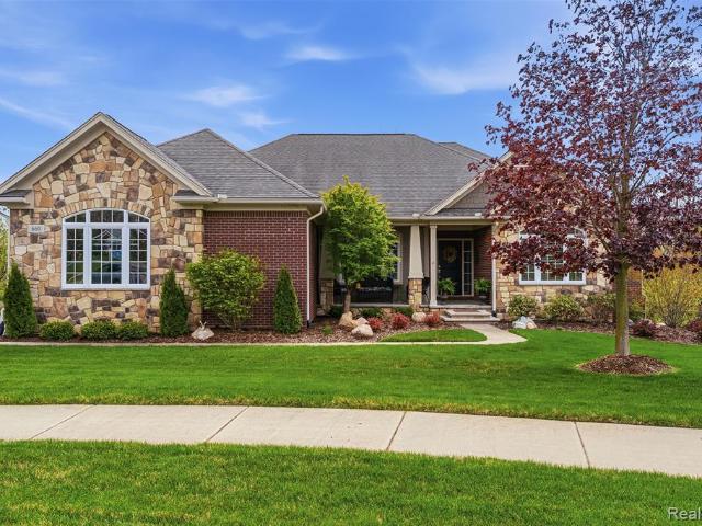 660 Willow Lake Court