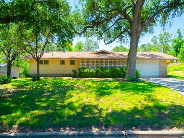 6614 Moss Oak Dr, San Antonio, TX 78229