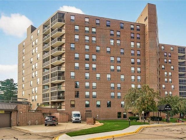 6615 Lake Shore Dr S Apt 302, Richfield, MN 55423