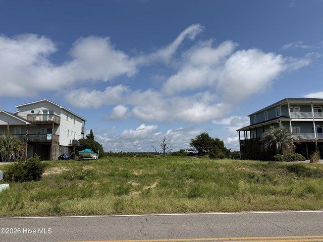 6616 Kings Lynn Dr, Oak Island, NC 28465
