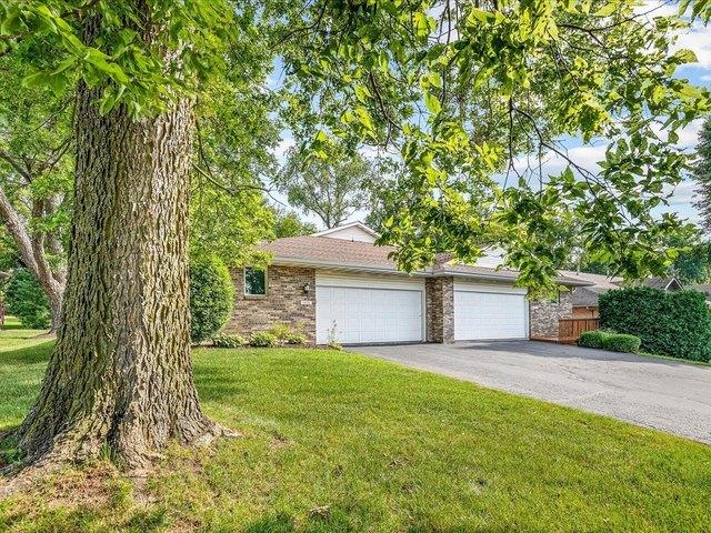 6616 Sandalwood Close, Rockford, IL 61108