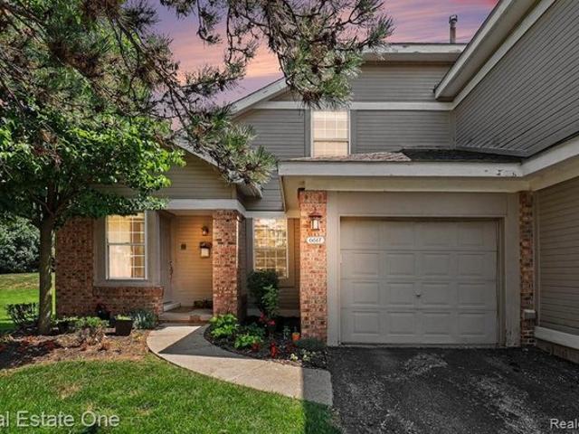 6617 Chimney Sweep, West Bloomfield Township, MI 48322