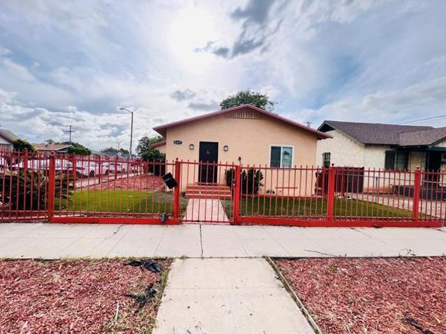 6617 Raymond Ave, Los Angeles, CA 90044