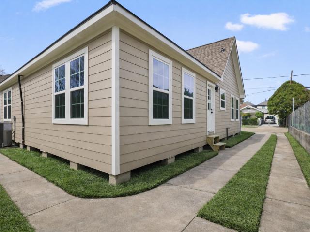 6618 Avenue N