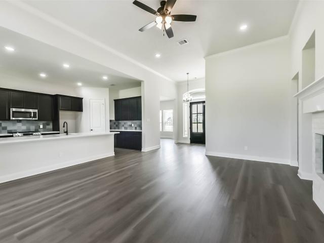 6618 Freret Bayou