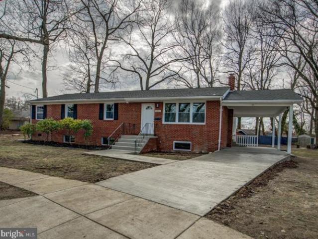 6619 March Dr, Oxon Hill, MD 20745