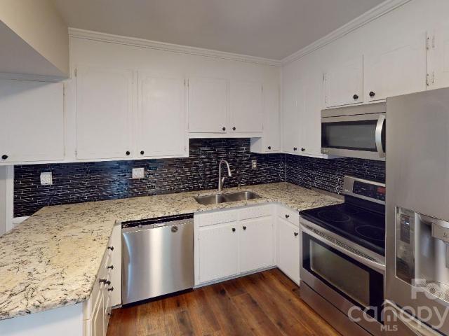 6619 Bunker Hill Circle