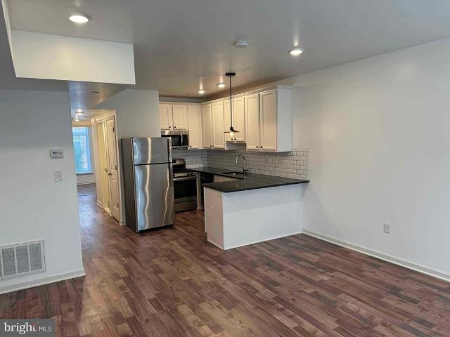 6619 Ridge Avenue # 204