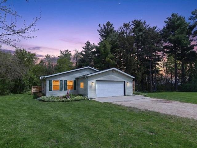 6610 Cemetary Rd, Sun Prairie, WI 53590