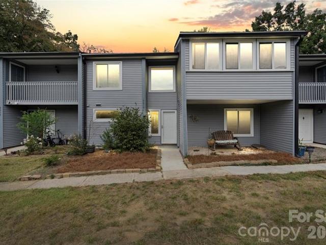 6610 Point Comfort Ln, Charlotte, NC 28226