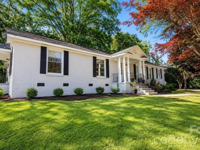 6610 Woodstream Dr, Charlotte, NC 28210