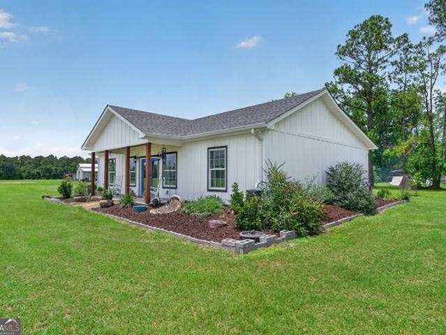 6611 Clark Rd, Blackshear, GA 31516