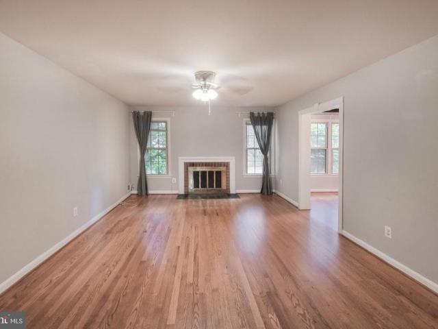6611 Rosecroft Place