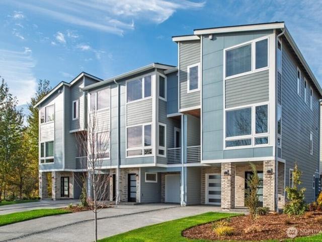 6611 S 128th St, Seattle, WA 98178