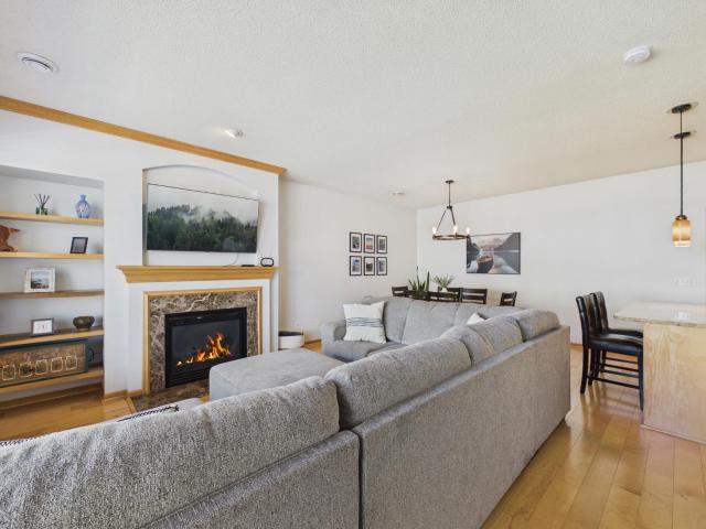 6612 Lamplight Drive