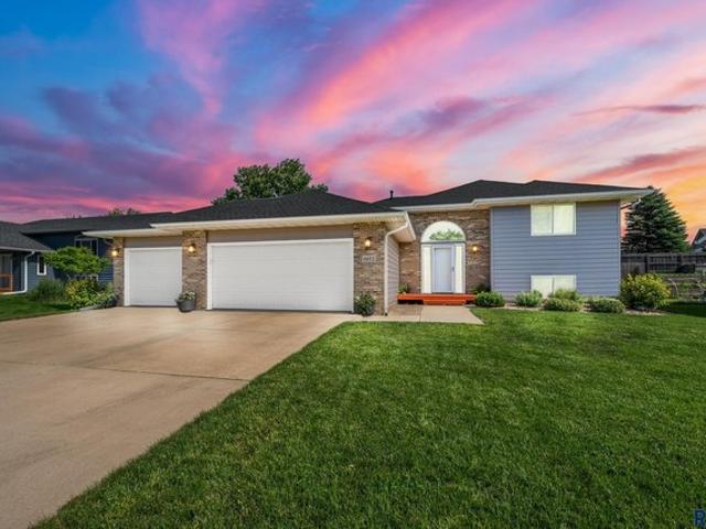 6612 W 61st St, Sioux Falls, SD 57106