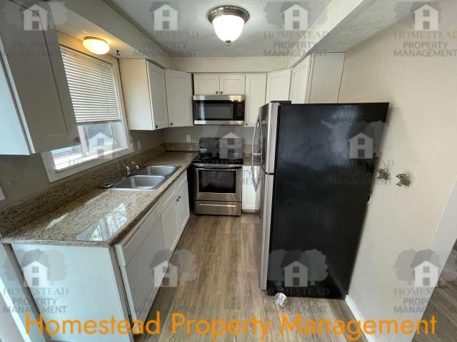 661 2 Bedroom Apartment for Rent at 3822 Bayonne Dr Se, Four Corners, OR 97317 Four Corners