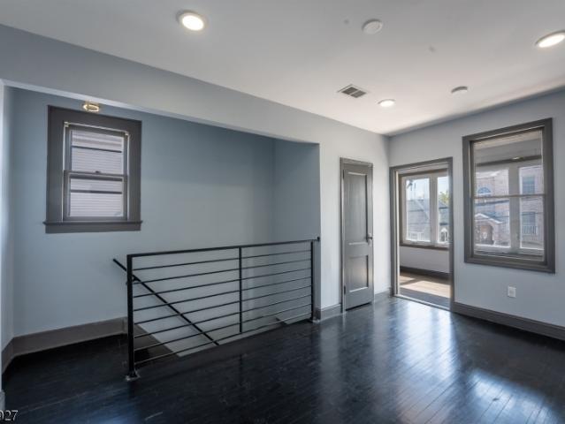 661 663 Mckinley St # 2