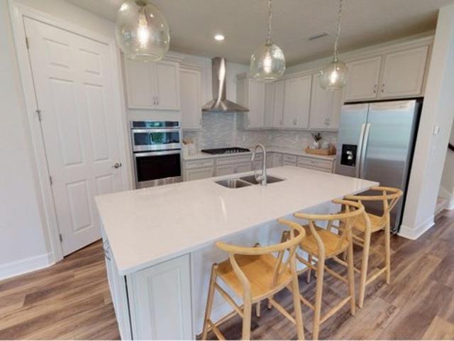 661 Coral Bells Ln, Summerville, SC 29486