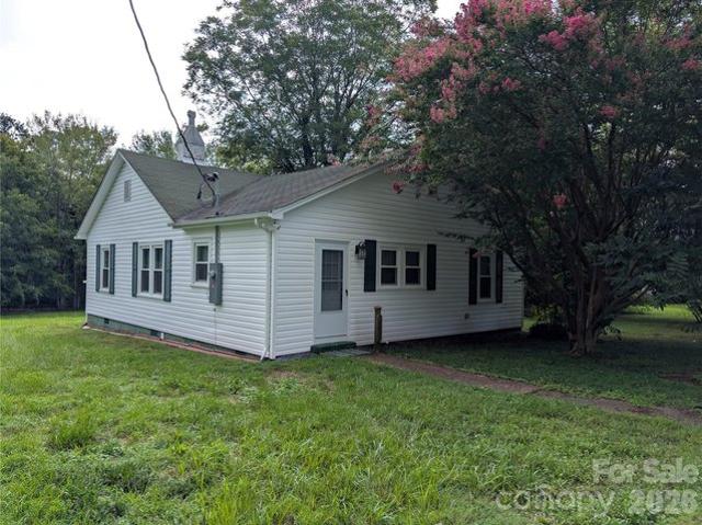 661 Central St, Hudson, NC 28638