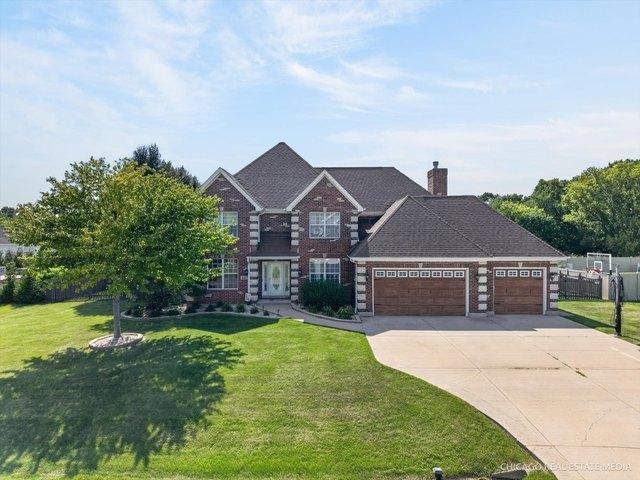 661 Hickman Ln, Woodstock, IL 60098