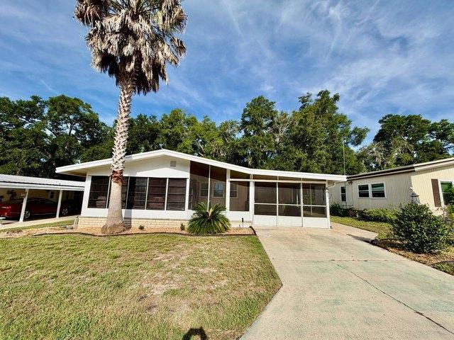 661 Hickory Hl, Lady Lake, FL 32159