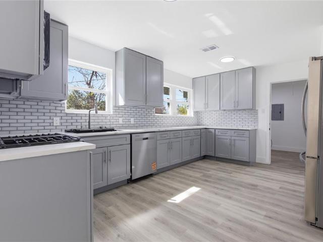 661 Oak Drive