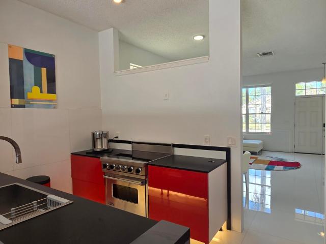 661 Lake Wellington Dr, Wellington, FL 33414 | MLS #R11147