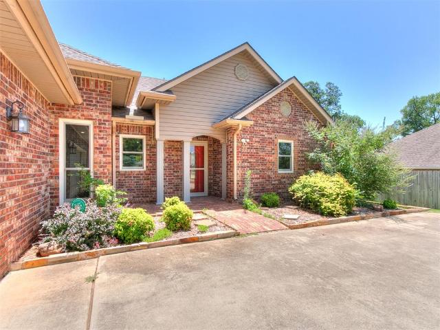 661 Lakeside Drive