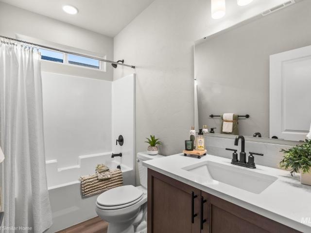 661 Maxine Lane West Lot 7, Block 4
