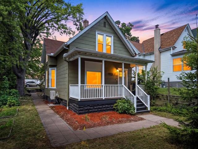 661 Magnolia Ave E, Saint Paul, MN 55106
