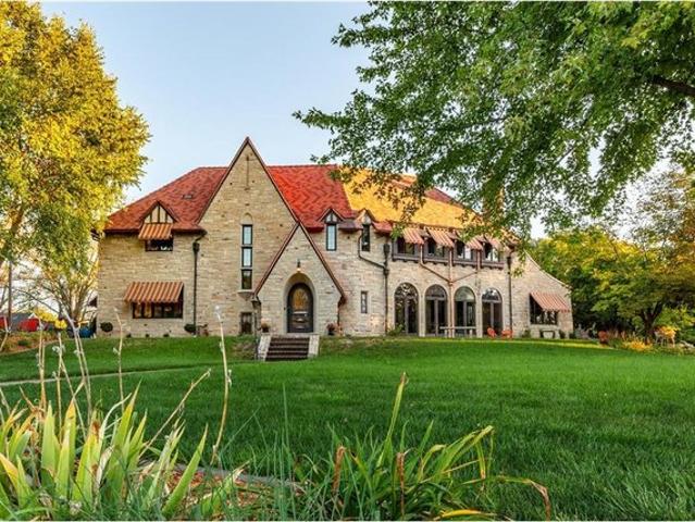 661 Market St, Winona, MN 55987