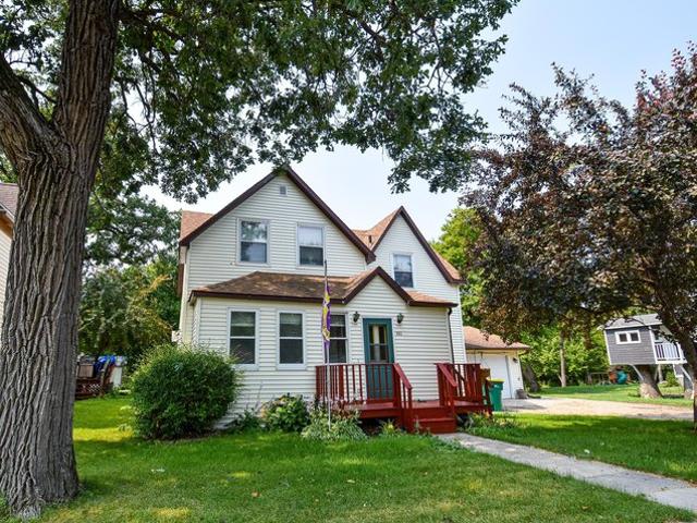 661 N Central St, Warren, MN 56762