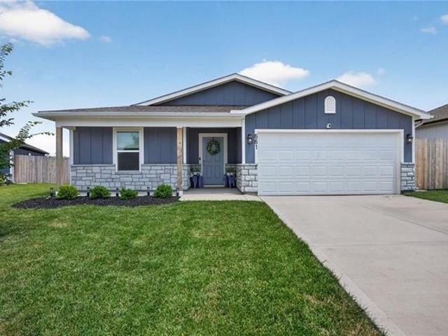 661 N Pear St, Gardner, KS 66030