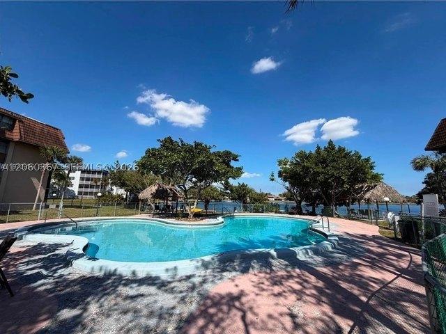 661 NE 195th St Apt 407, Miami, FL 33179